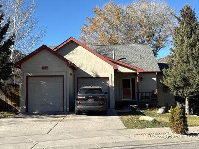 Willowstone Court
