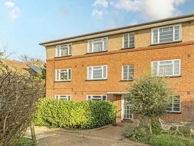 Wilmer Crescent, London, KT2 5LT, United Kingdom | 2 bed apartment for rent #136751197 | Rentberry