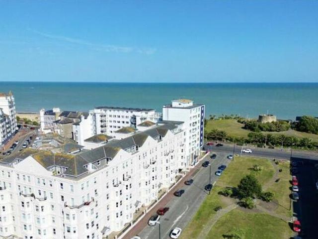 Wilmington Square, Eastbourne, 2 Bedroom Penthouse