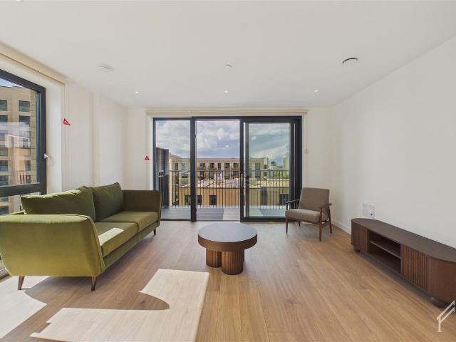 Wilmot House, London TW8, 2 bed flat to rent, £2,550 pcm | PrimeLocation