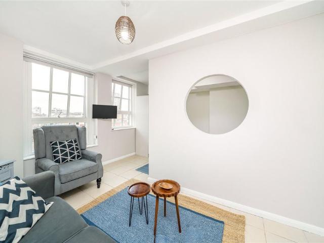 Wilmot Street, London, E2 1 bed flat to rent £1,750 pcm £404 pw
