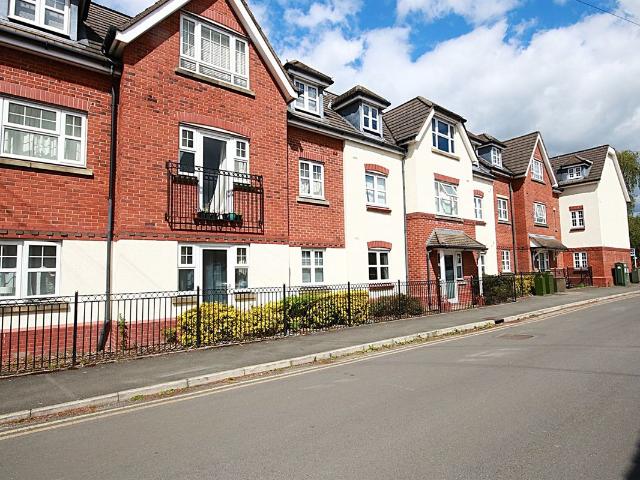 Wilmslow Court, Handforth SK9, 2 bed flat to rent, £1,200 pcm | PrimeLocation