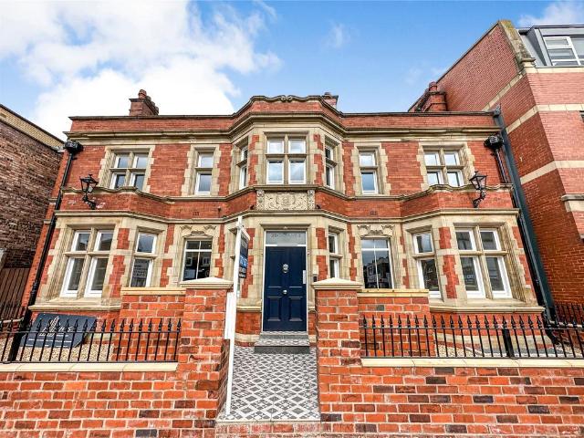 Wilmslow Road, Manchester, Greater. 2 bed flat to rent £1,800 pcm £415 pw