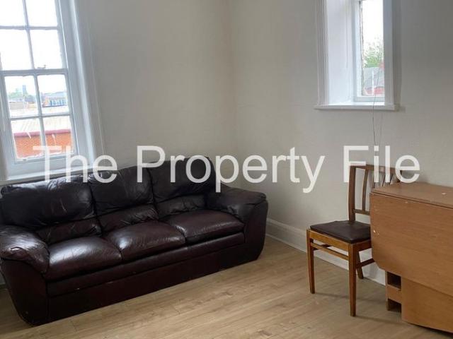 Wilmslow Road, Manchester M14, 1 bed flat to rent, £850 pcm | PrimeLocation