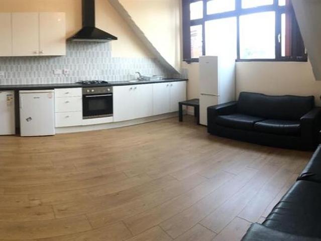 Wilmslow Road, Manchester M14 5 bed house to rent £2,708 pcm £625 pw
