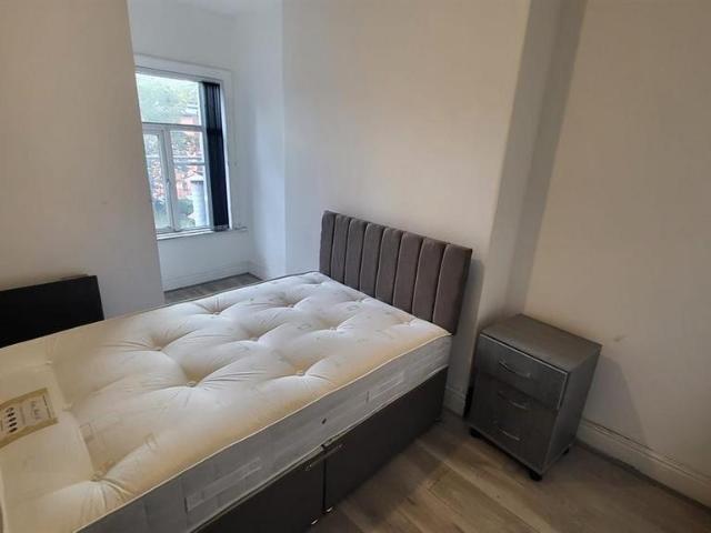 Wilmslow Road, Manchester M14 5 bed house to rent £2,750 pcm £635 pw
