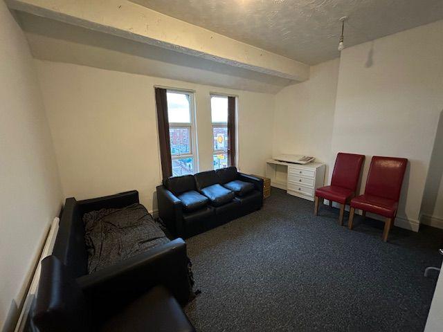 Wilmslow Road, Rusholme, Manchester M14, 3 bed flat to rent, £1,200 pcm | PrimeLocation