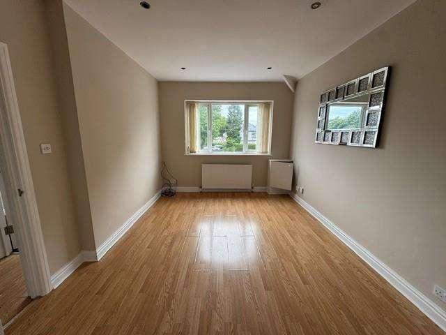 Wilmslow Roadheald Green, SK8