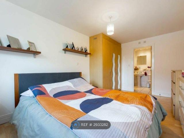 Wilshaw Close, London NW4, 2 bed shared accommodation to rent, £1,800 pcm | PrimeLocation