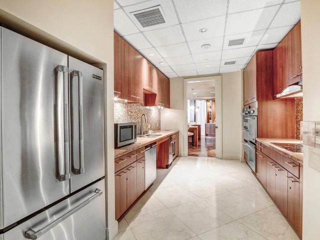 Wilshire Victoria Westwood Apartments 2 Bedroom Apartment for Rent at 10700 Wilshire Blvd, Los Angeles, CA 90024 Westwood