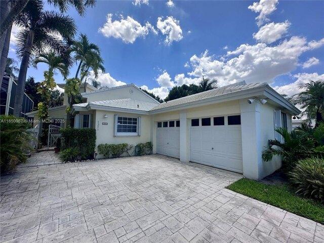 Wilshire Cir E, Pembroke Pines, Home For Sale