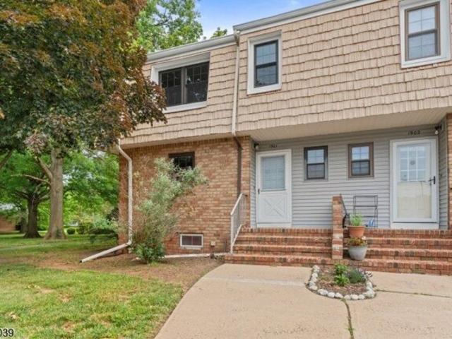 Wilshire Ct, Hillsborough Twp, Condo For Sale