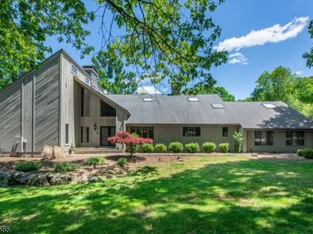 Wilshire Dr, Sparta, Home For Sale