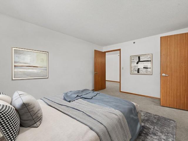 Wilshire Manor Associates, LLP 1 Bedroom Apartment for Rent at 7930 Harwood Ave, Wauwatosa, WI 53213