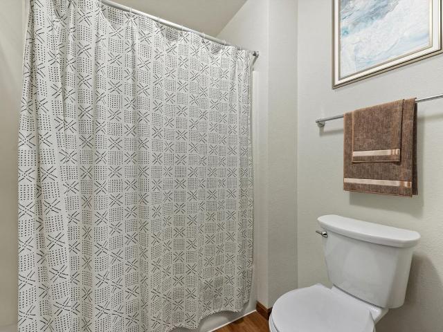 Wilshire Manor Associates, LLP 2 Bedroom Apartment for Rent at 7930 Harwood Ave, Wauwatosa, WI 53213