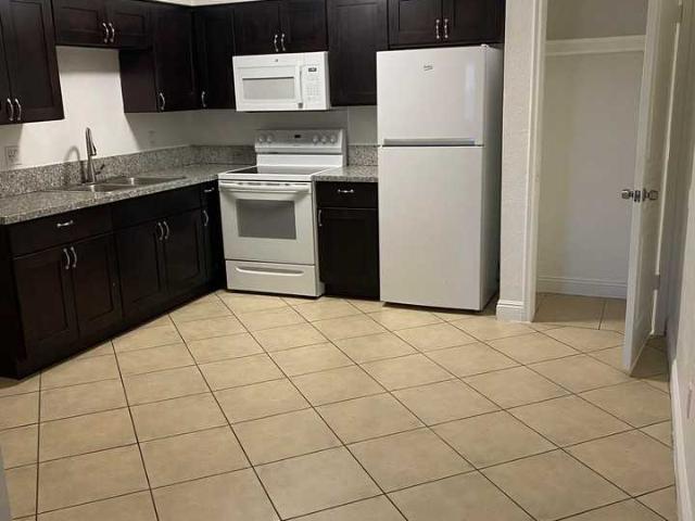 Wilshire Place 2 Bedroom Apartment for Rent at 6721 N 25th Dr, Phoenix, AZ 85017