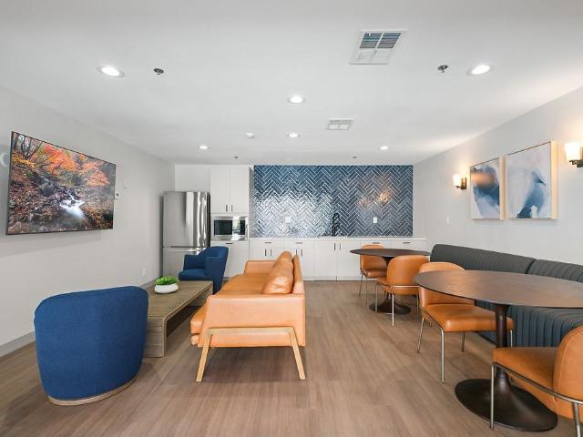 Wilshire Promenade 2 Bedroom Apartment for Rent at 141 W Wilshire Ave, Fullerton, CA 92832 Downtown Fullerton
