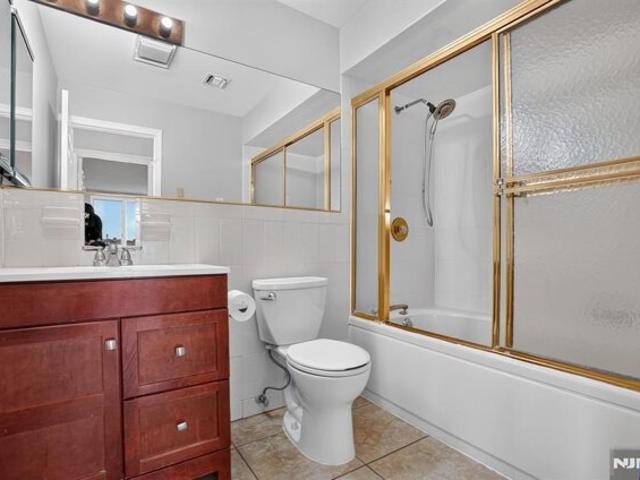 Wilson Ave, Newark, Condo For Sale