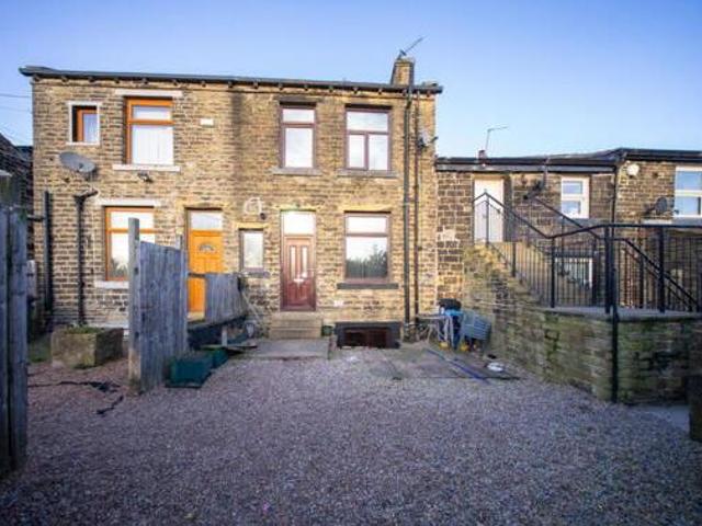 Wilson Fold, Low Moor, 2 Bedroom End