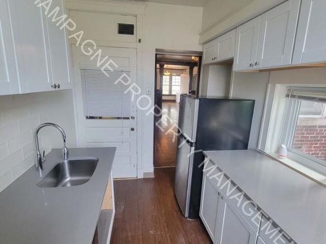 Wistaria 2 Bedroom Apartment for Rent at 618/620 W. 39th Terrace, Kansas City, MO 64111 Old Westport