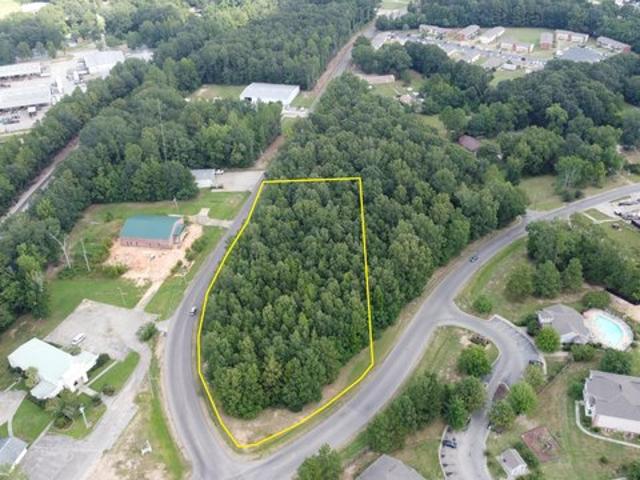 Wisteria Dr, Hattiesburg, MS 39401