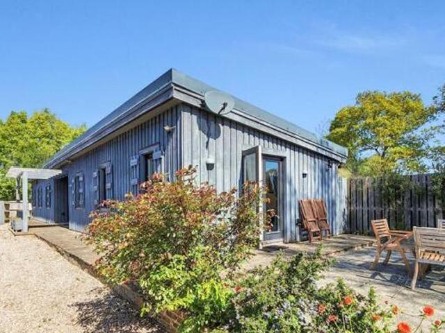 Wittersham, Hunts Hill Farm Moons Green, 2 Bedroom Detached