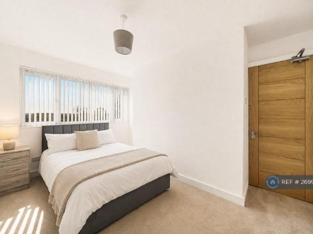 Witches Walk, Bridgwater, TA6 5 bed terraced house to rent £3,500 pcm £808 pw