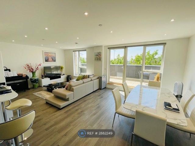 With Parking, Acton Town W3, 3 bed flat to rent, £3,500 pcm | PrimeLocation