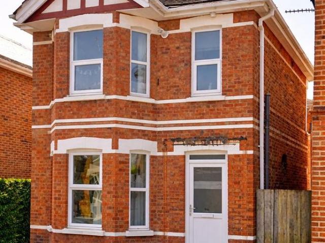 Withermoor Road, Bournemouth 5 bed detached house to rent £2,250 pcm £519 pw