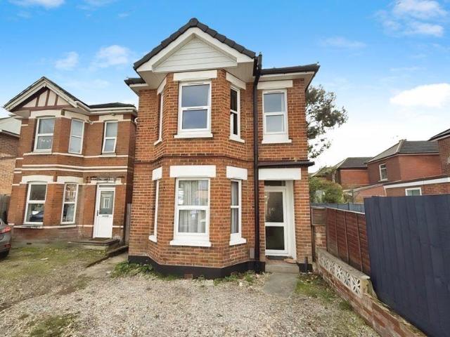 Withermoor Road, Bournemouth BH9 5 bed detached house to rent £2,750 pcm £635 pw