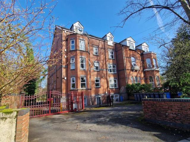 Withington Road, Whalley Range. 2 bed flat to rent £1,050 pcm £242 pw