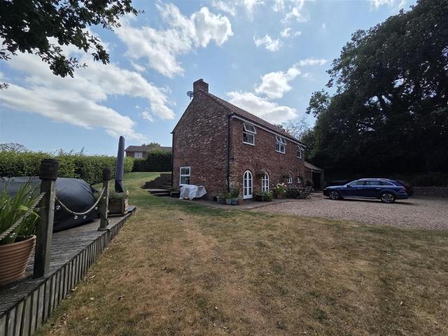 Wiveliscombe, Taunton 3 bed detached house to rent £1,550 pcm £358 pw