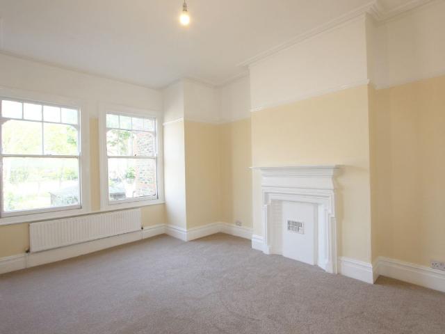 Wix's Lane, London SW4, 4 bed flat to rent, £3,350 pcm | PrimeLocation