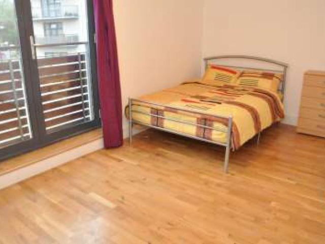 Wonderful double bedroom in Limehouse Has a Room