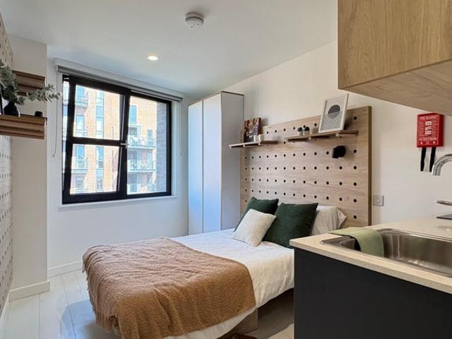 Wonderful Studio in Canary Wharf Available Now