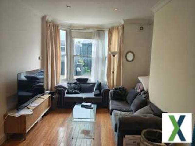 Wonderfully located, Large 1 Bedroom Flat in Putney