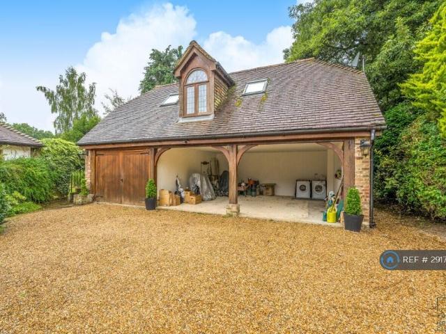 Wonersh Park, Guildford, GU5 Studio to rent £1,550 pcm £358 pw