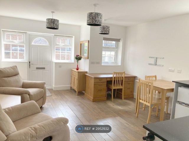 Wonford Close, Kingston Upon Thames KT2, 1 bed flat to rent, £1,700 pcm | PrimeLocation