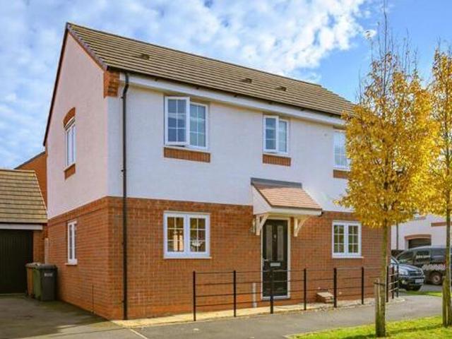 Wootton Close, Knowle, 3 Bedroom Detached