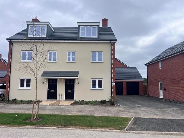 Wootton Grange Way, South Wootton. 3 bed semi detached house to rent £1,395 pcm £322 pw