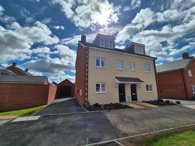 Wootton Grange Way, South Wootton. 3 bed semi detached house to rent £1,395 pcm £322 pw