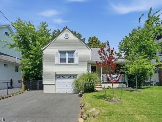 Wootton Rd, Essex Fells, Home For Sale