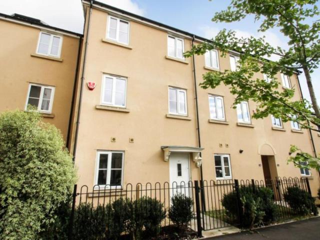 Wood Mead, Bristol BS16 5 bed terraced house to rent £3,750 pcm £865 pw