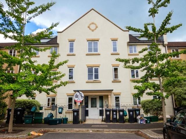 Wood Mead, Bristol, South. 2 bed apartment to rent £1,700 pcm £392 pw