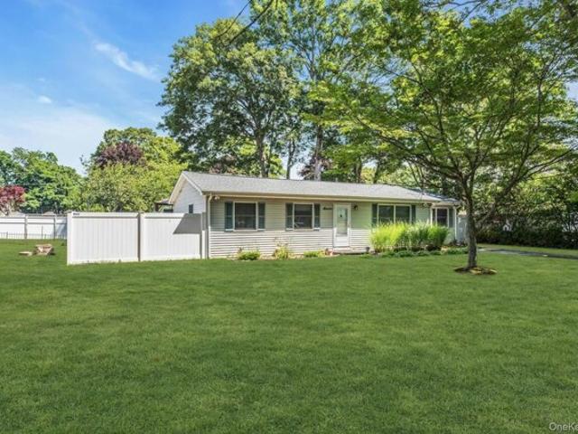 Wood Ave, Shirley, Home For Sale
