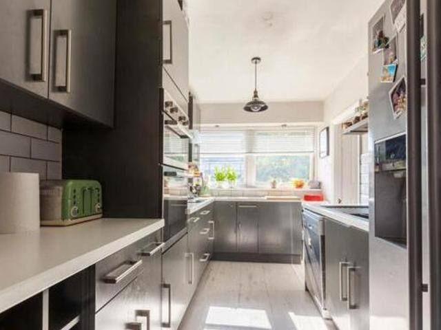 wood Close, Tulse Hill, 3 Bedroom Maisonette
