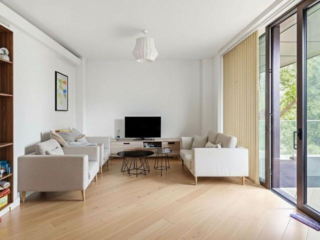Wood Crescent, London W12, 2 bed flat to rent, £3,800 pcm | PrimeLocation