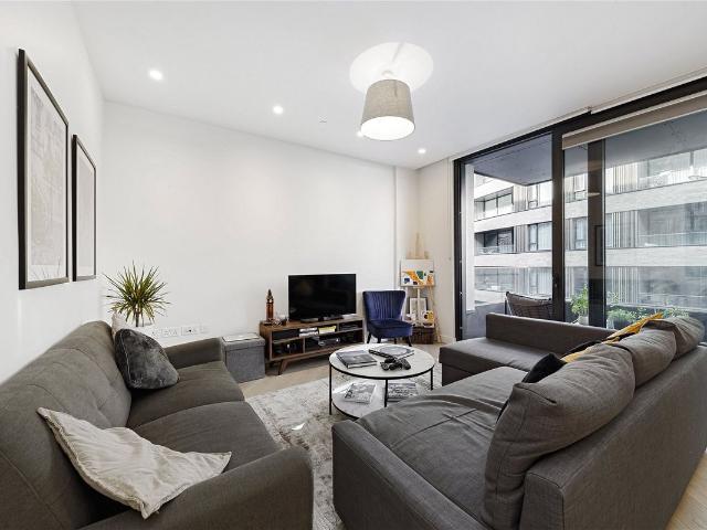 Wood Crescent, Television Centre, White City, London W12, 1 bed flat to rent, £2,850 pcm | PrimeLocation