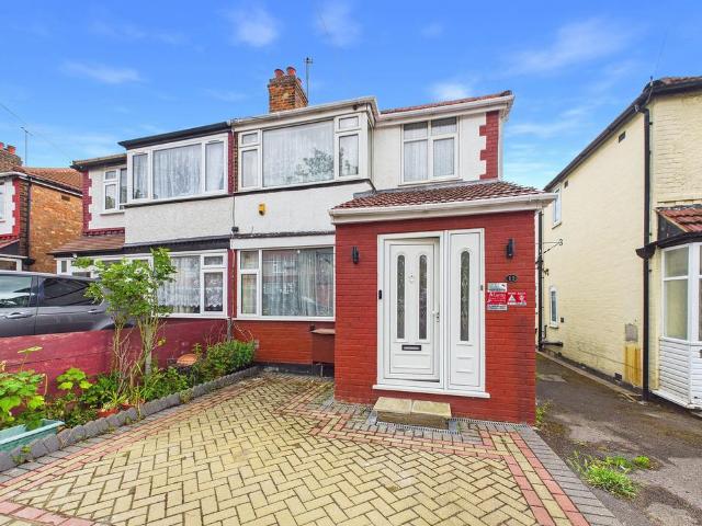 Wood End Gardens, Northolt, UB5 3 bed semi detached house to rent £2,300 pcm £531 pw
