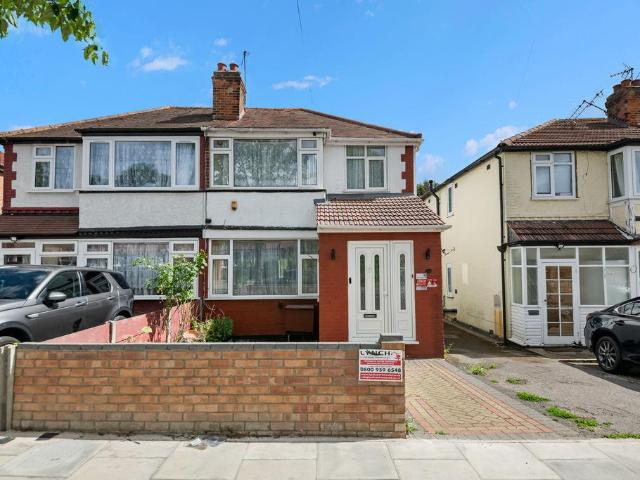 Wood End Gardens, Northolt 3 bed semi detached house to rent £2,300 pcm £531 pw